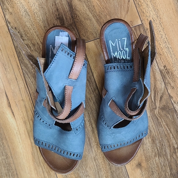 Miz Mooz | Shoes | Miz Mooz Sandals | Poshmark